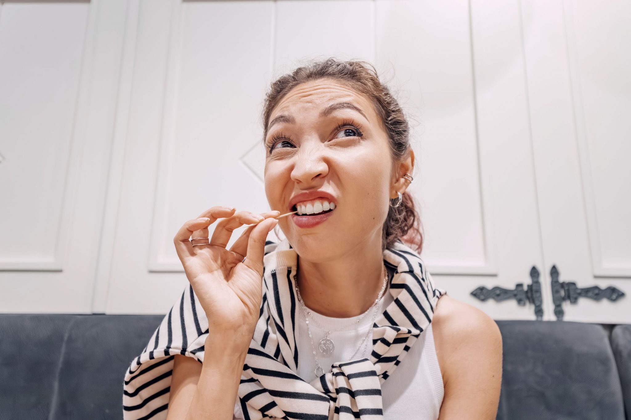 6 Tips to Remove Food Stuck Between Your Teeth Safely | Dr. David ...